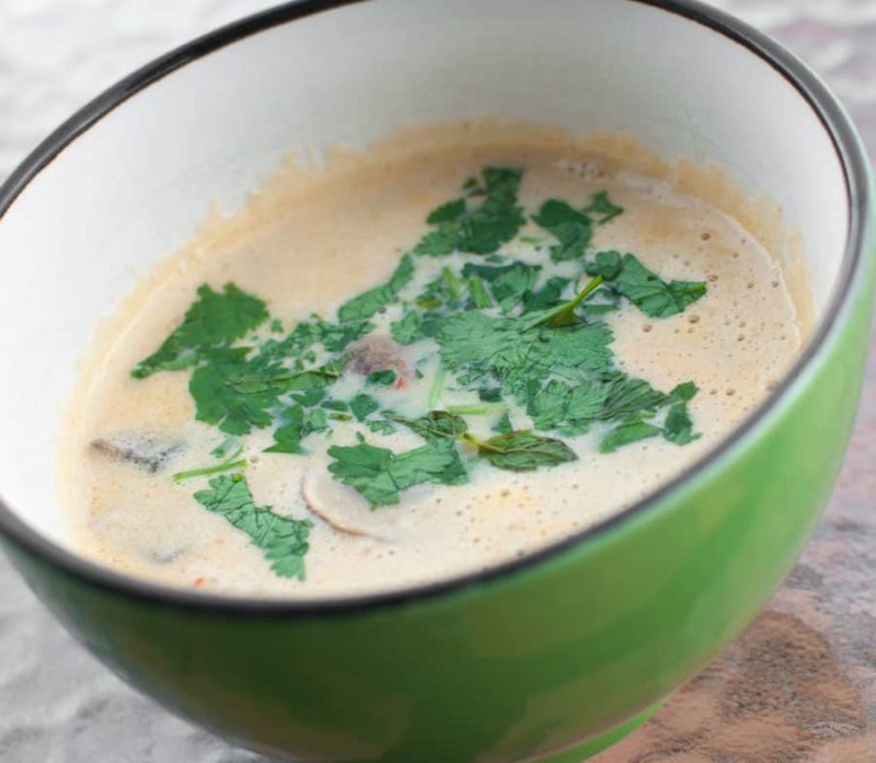 Indisk kyllingsuppe med ingefær og sitrongress - vegardbell.no